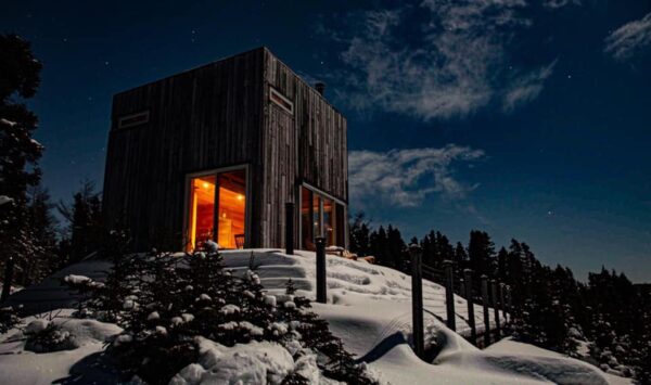 Newfoundland Iceberg Viewing Vacation Guide - NEWFOUNDLAND BUZZ